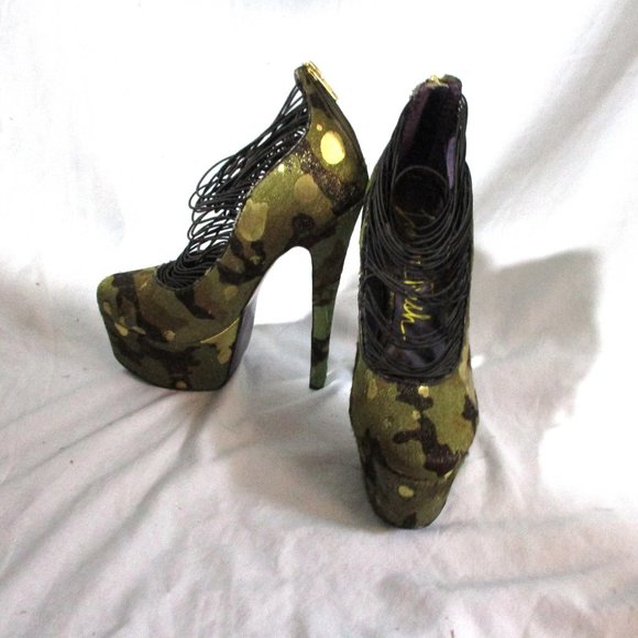 London Trash | Shoes | London Trash Ceres Camo Gold Platform Wedge High ...